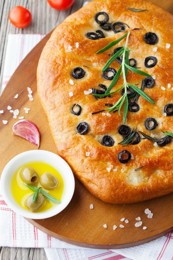 Pan italiano del focaccia foto de archivo. Imagen de alimento - 53632616