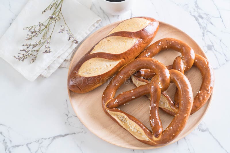 Pan Laugan Del Pretzel Y Del Llano Imagen de archivo - Imagen de munich ...