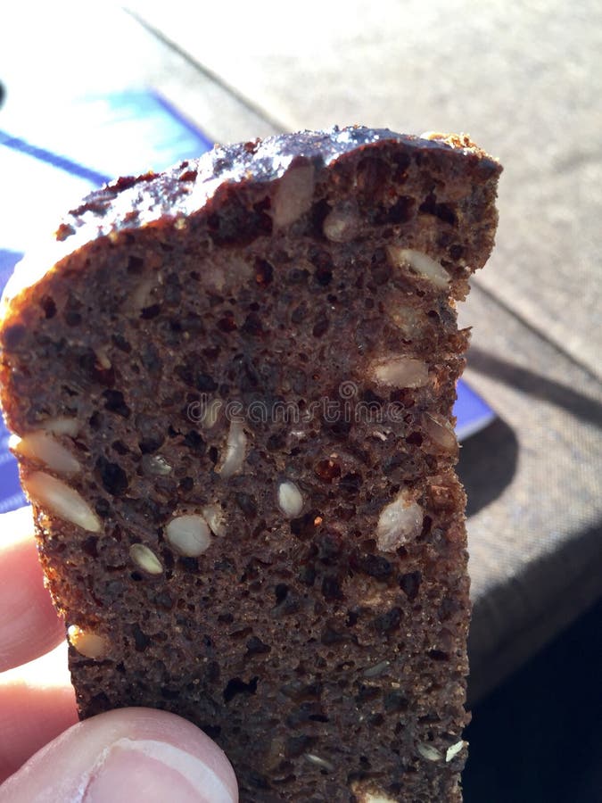 Pan Negro Estonio Tradicional Foto de archivo - Imagen de negro ...