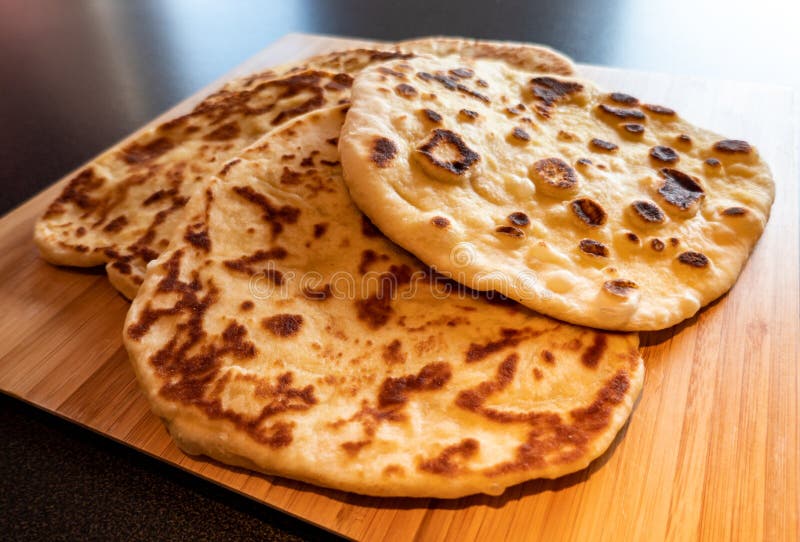 Pan plano imagen de archivo. Imagen de delicioso, artesano - 165392307