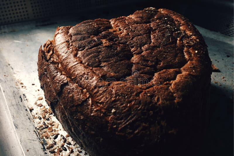 Pan quemado foto de archivo. Imagen de quemadura, alimento - 157790796