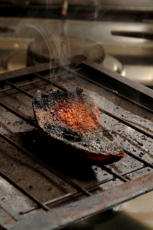 Pan quemado imagen de archivo. Imagen de desayuno, aislado - 92701421