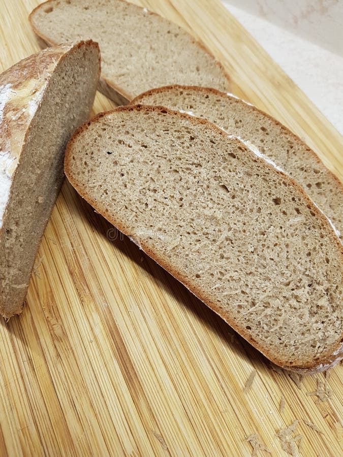 Pan rebanado foto de archivo. Imagen de comer, corte - 137178304