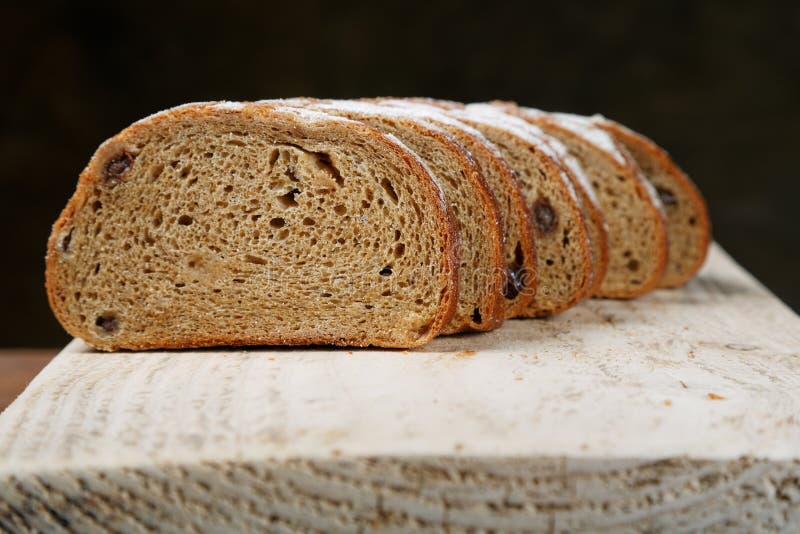 Pan Rebanado En Una Tarjeta Imagen de archivo - Imagen de artesano ...