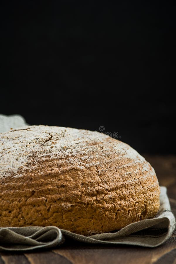 Pan Sano Integral Recientemente Cocido Imagen de archivo - Imagen de ...