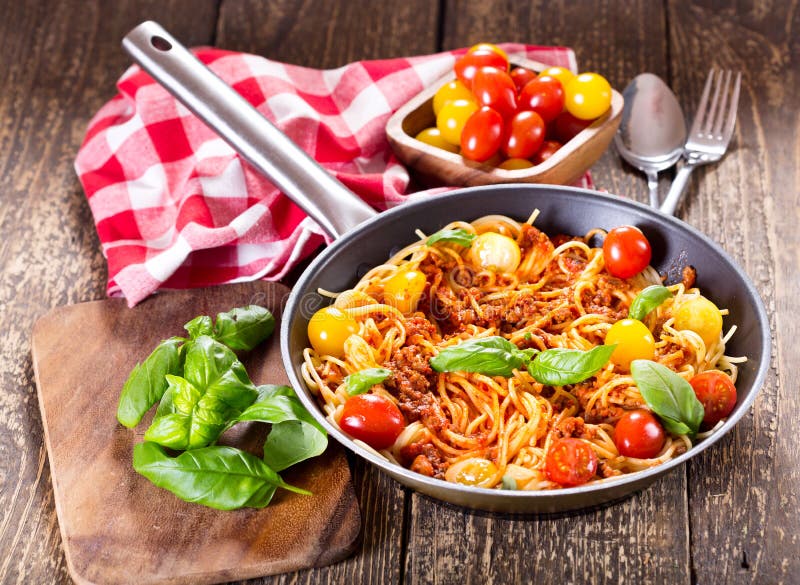 Pan with Spaghetti Bolognese Stock Image - Image of tasty, dish: 53423941