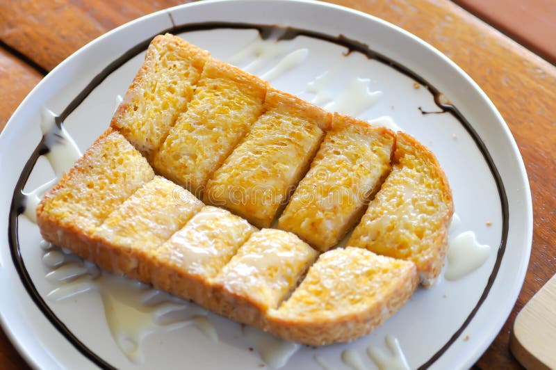 Pan Tostado O Pan Con Mantequilla Tostada Imagen de archivo - Imagen de ...