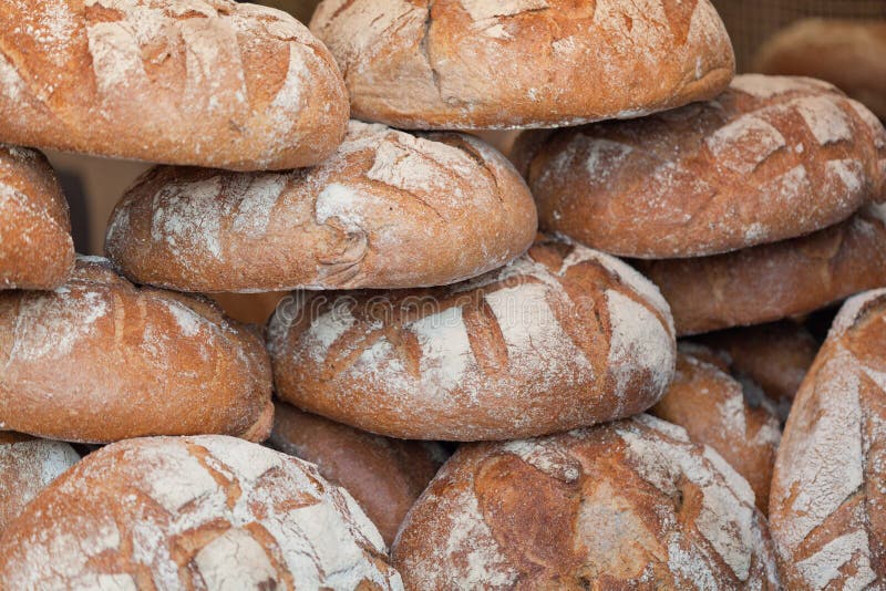 Pan Tradicional En Mercado Polaco De La Comida En Kraków, Polonia ...