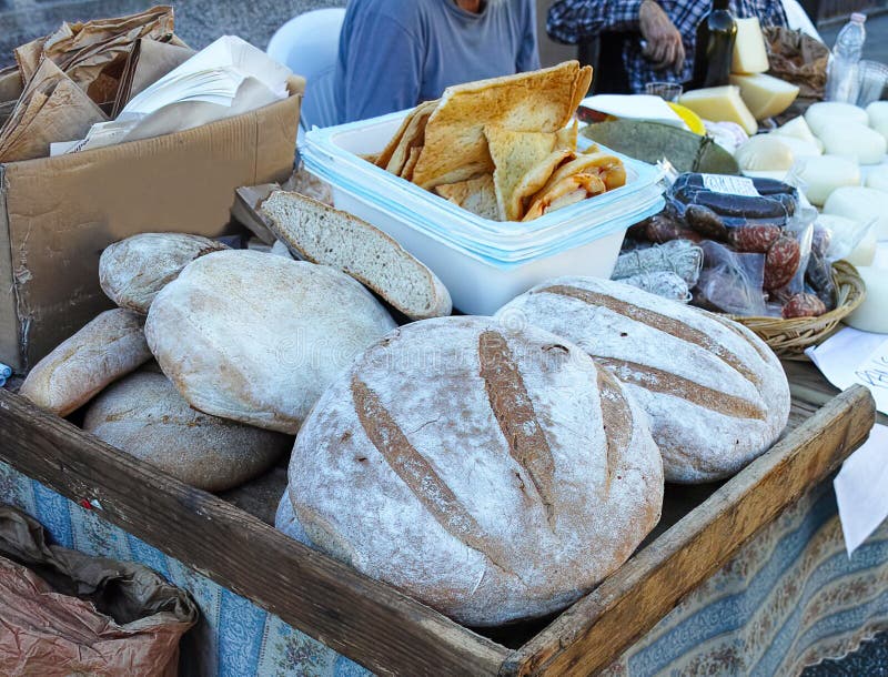 Pan Tradicional En Un Mercado Tradicional De Italia Foto de archivo ...