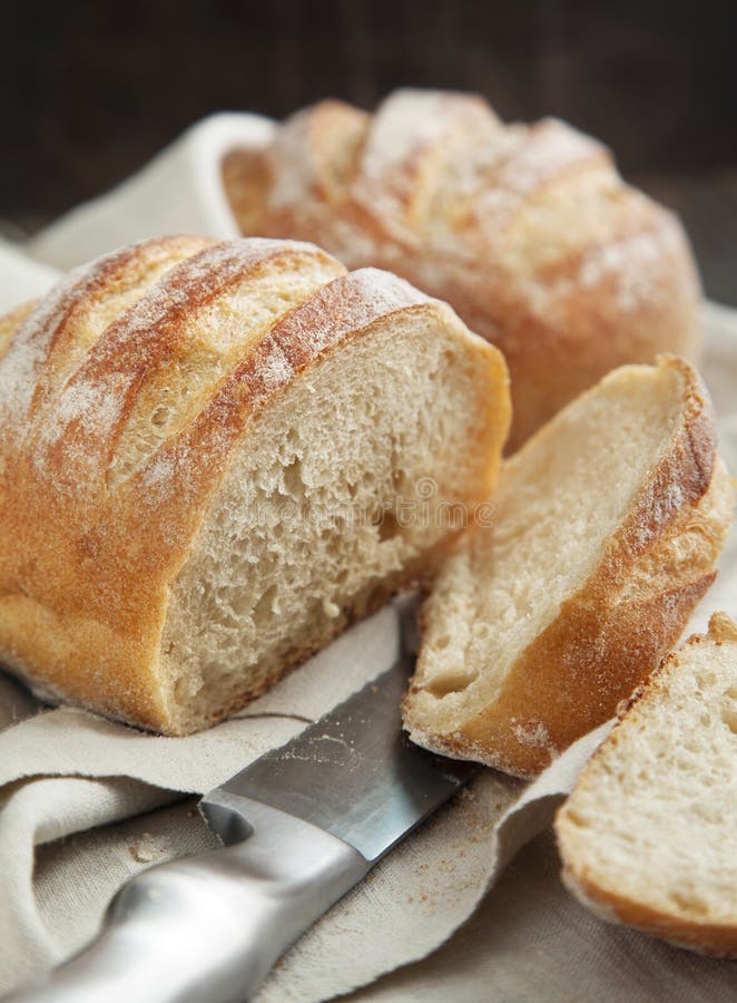 Pan Tradicional Recientemente Cocido. Foto de archivo - Imagen de ...