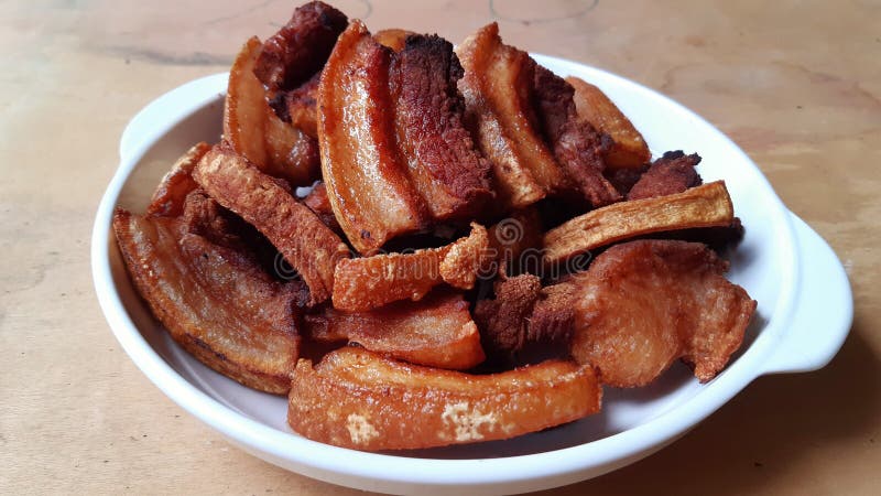 Panceta De Cerdo Frita Con Salsa De Pescado. Foto de archivo - Imagen ...