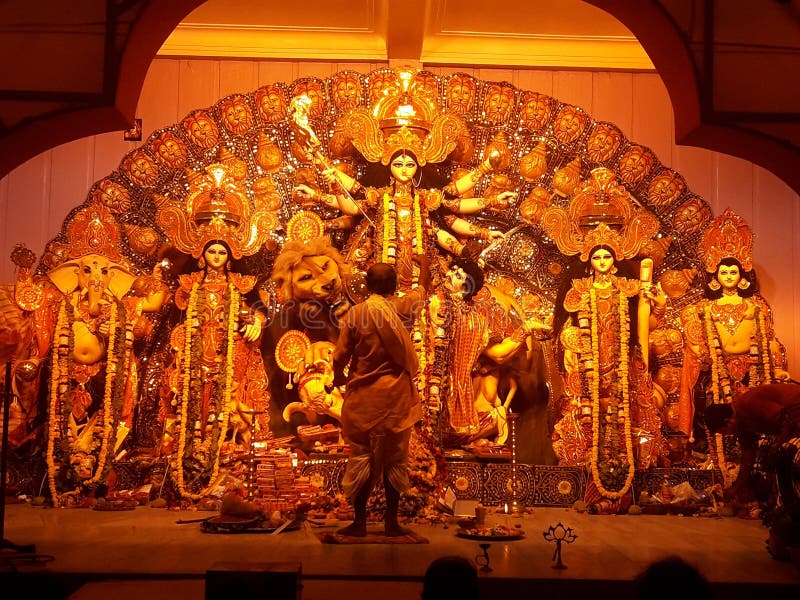 Pandal editorial photography. Image of arati, pandal - 131405937