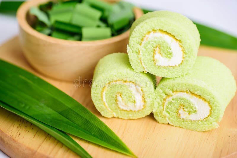 Pandan Roll Cake with Pandan Leaf Stock Image - Image of pandanus ...