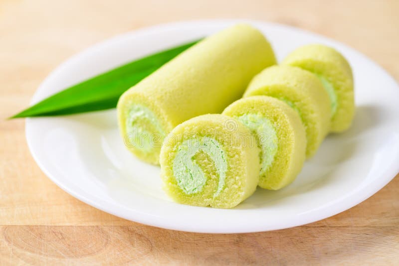 Pandan Roll Cake with Pandan Leaf Stock Image - Image of asia, roll ...