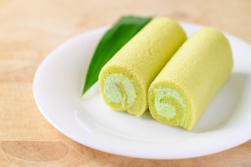 Pandan Roll Cake with Pandan Leaf Stock Image - Image of pandanus ...