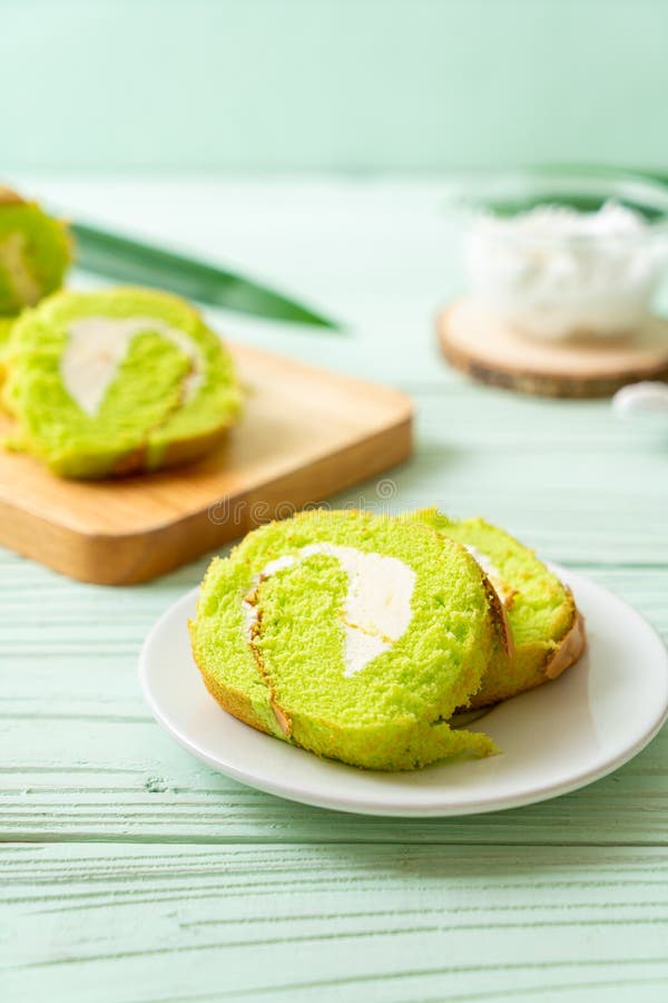 Pandan roll cake stock image. Image of food, plant, pandanus - 159994453