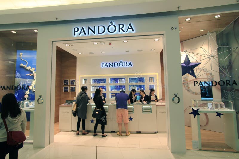 PANDORA-SHOP redaktionelles stockfotografie. Bild von dänemark - 100065782