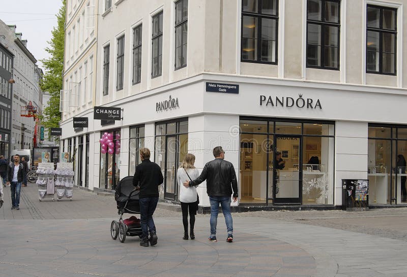 Denmark_pandora editorial photography. Image of shoppers - 39474602