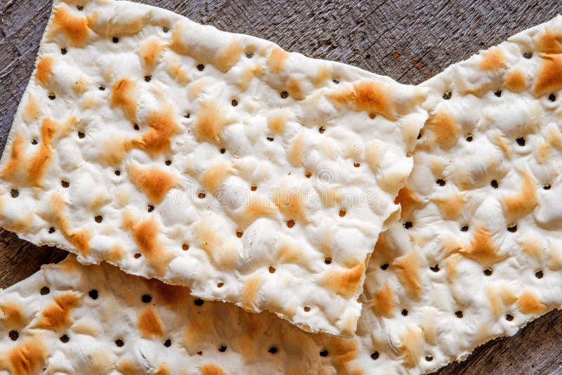 Pane azzimo degli ebrei immagine stock. Immagine di matzos - 33614245
