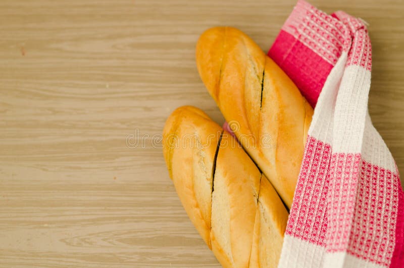 Pane caldo fotografia stock. Immagine di cotto, organico - 45036360