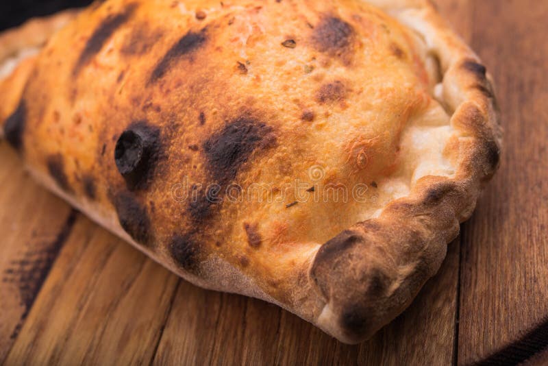 Pane Caldo Della Pita Con Carne Immagine Stock - Immagine di verde ...