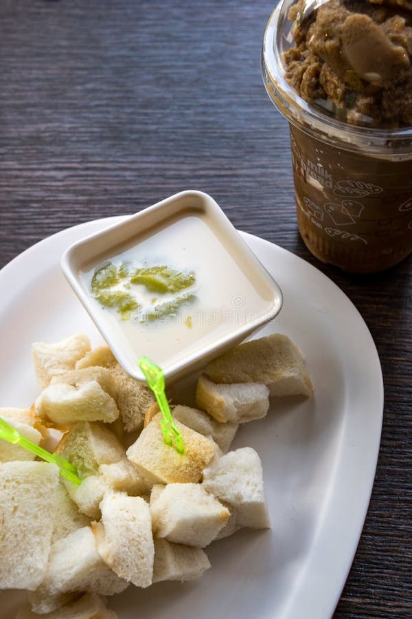 Pane Della Crema Con Delizioso Immagine Stock - Immagine di cucina ...