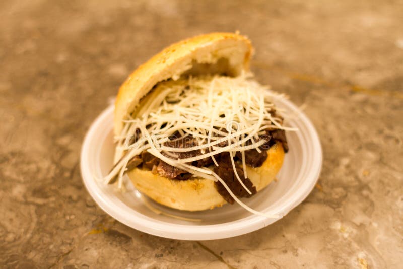 Pane Di Tipical Con La Milza a Palermo Fotografia Stock - Immagine di ...