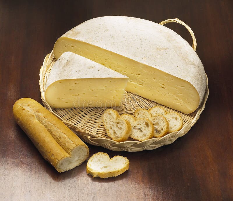 Pane con formaggio immagine stock. Immagine di formaggio - 19028545