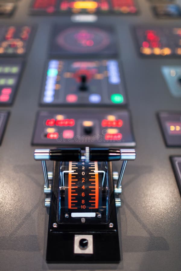 Panel De Barco Con Instrumentos Iluminados Foto de archivo - Imagen de ...