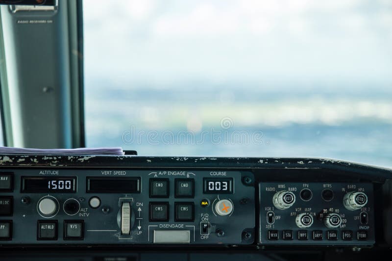 El Panel Del Tablero De Instrumentos De Los Aviones Imagen de archivo ...