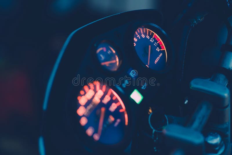 Panel De Control Iluminado De La Moto Imagen de archivo - Imagen de ...