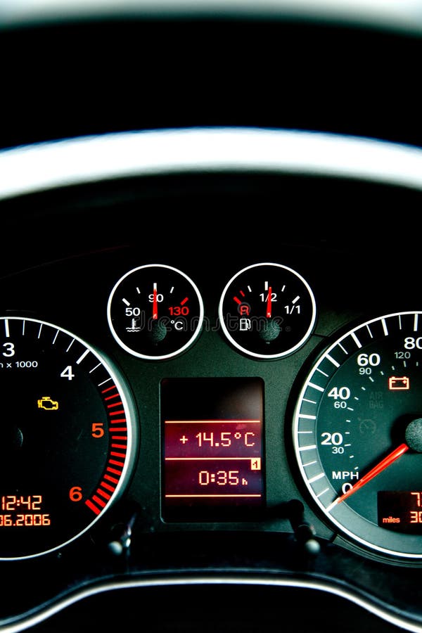 Panel De Instrumentos De Del Coche Imagen de archivo - Imagen de ...
