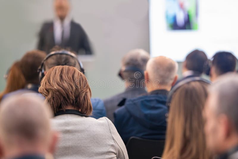 Panel of Experts Engages a Captivated Audience at a Green Energy ...