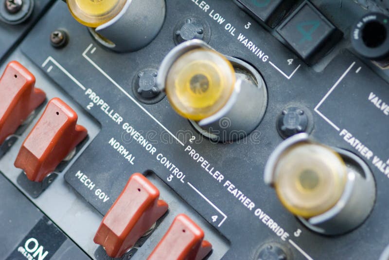 Paneles De Instrumentos De En C-130 Imagen de archivo - Imagen de negro ...