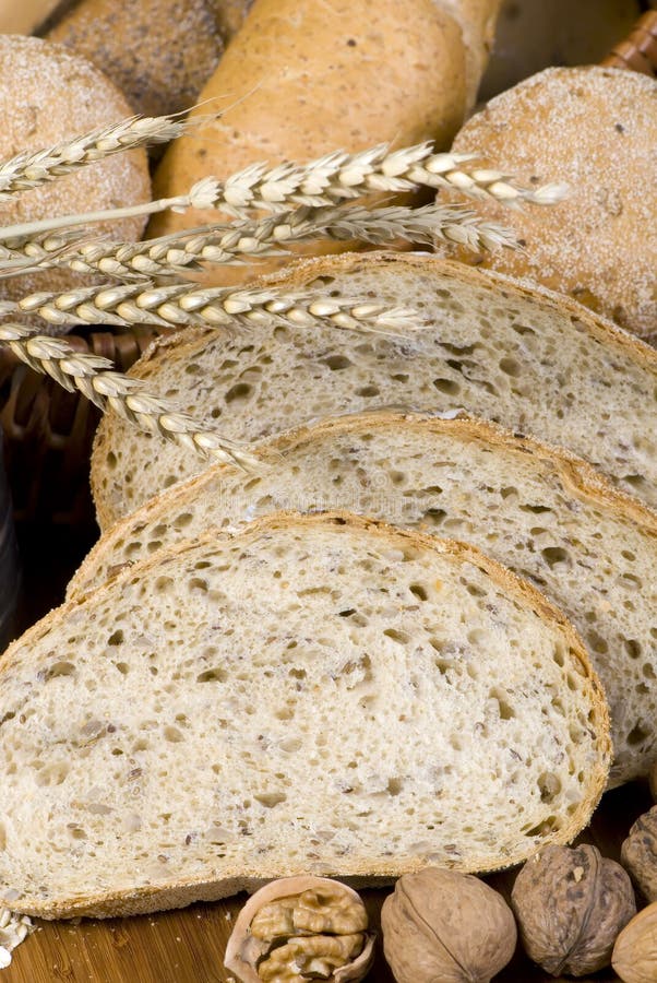 Panes 5 del grano foto de archivo. Imagen de gérmenes - 1593332