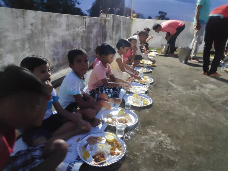 Pangat Manger Le Repas Traditionnel Indien Image éditorial - Image du ...