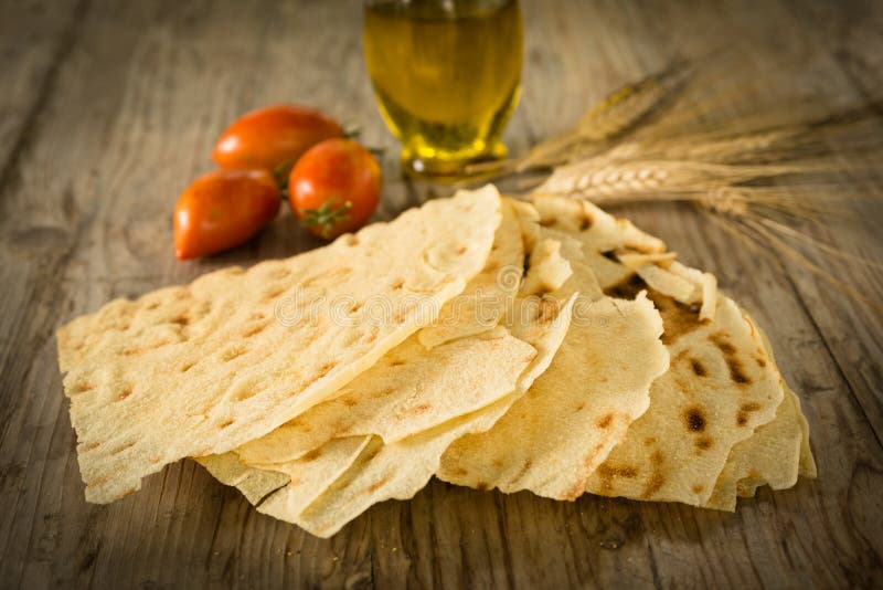 Pani Carasau, pan sardo imagen de archivo. Imagen de tradicional - 60193597