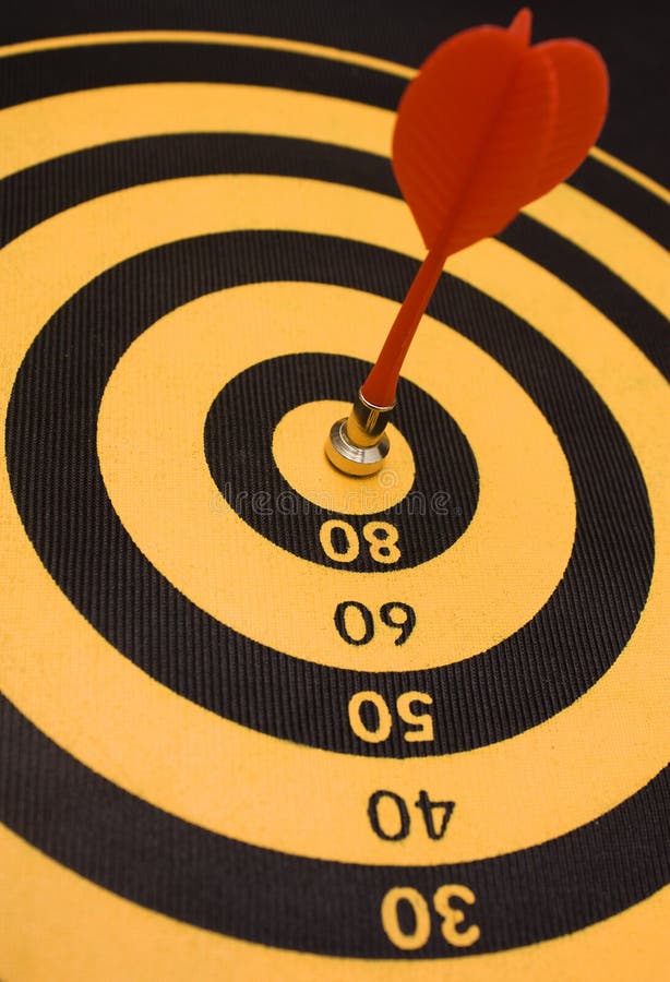 Panneau de dards image stock. Image du enjeu, noir, rendement - 39498217