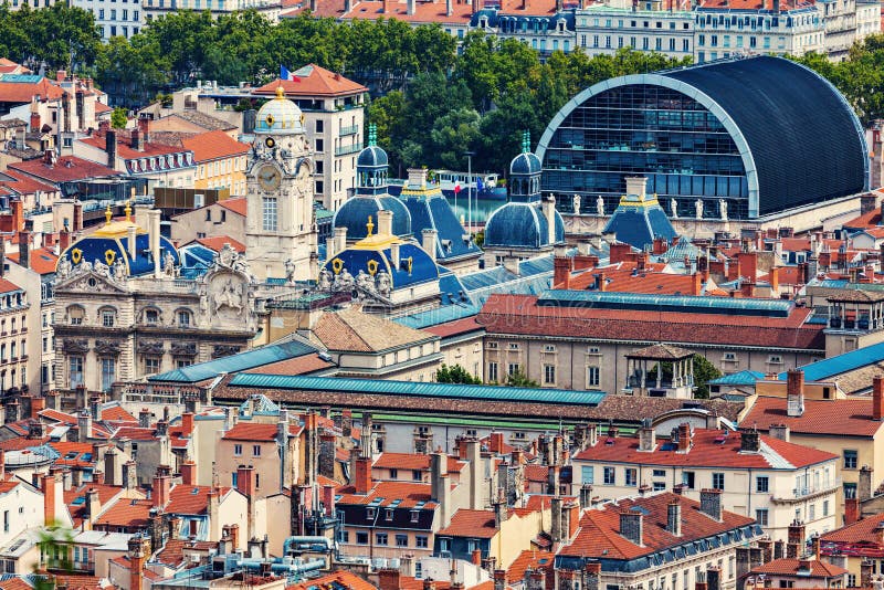Vue élevée Par Panorama De Lyon Le Jour Ensoleillé. Vue Panoramique ...