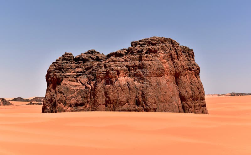 Panorama of the Algerian Sahara with Dunes and Rock Formations, Africa ...