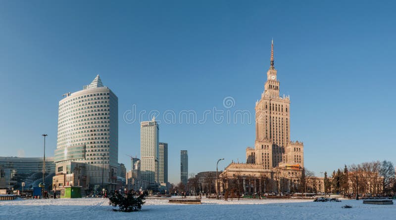 Panorama D'hiver De Centre De La Ville De Varsovie Image éditorial ...