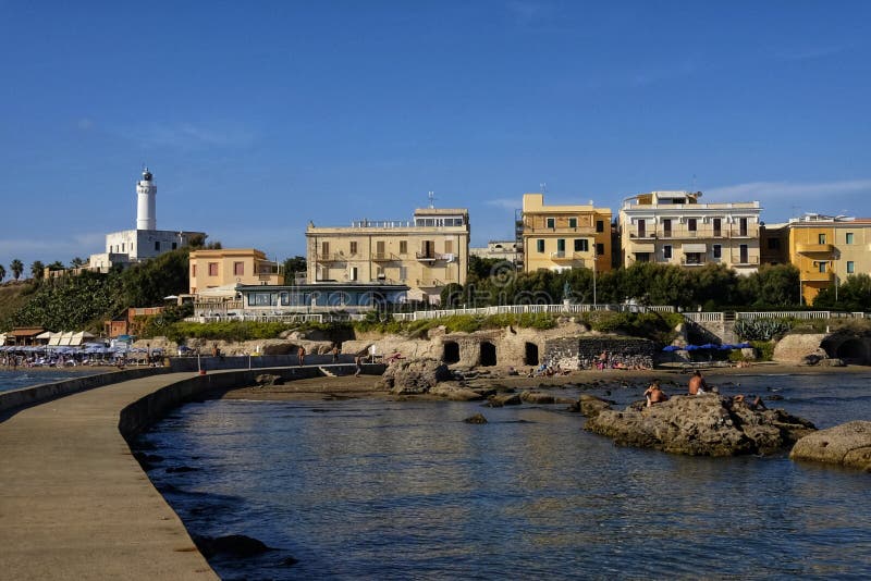 Panorama Da Cidade De Anzio Foto Editorial - Imagem de azul, fundo ...