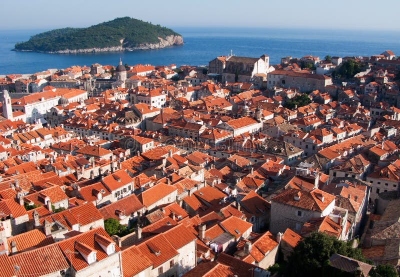 Panorama de Dubrovnik foto de archivo. Imagen de iglesia - 8074482