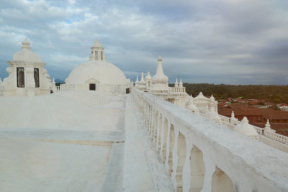 Panorama De La Ciudad De León Foto de archivo - Imagen de catedral ...