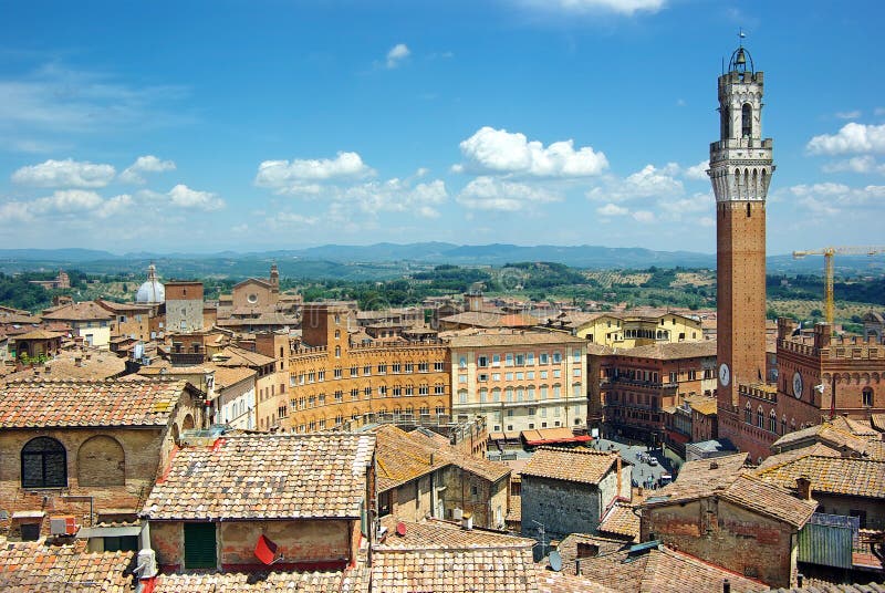 Panorama De Ville De Montepulciano En Toscane, Italie Image stock ...