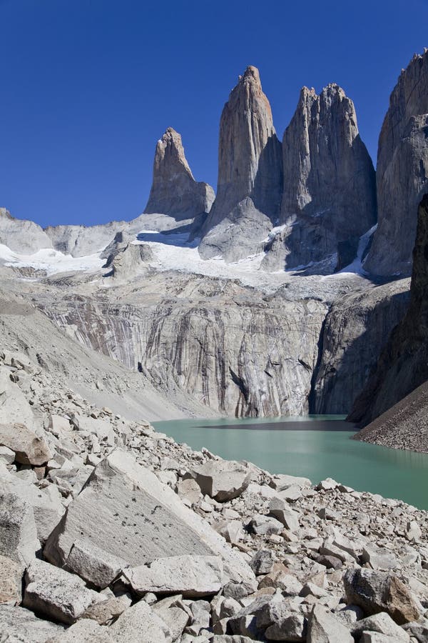 Panorama De Torres Del Paine. Image stock - Image of latin, clair: 28654315