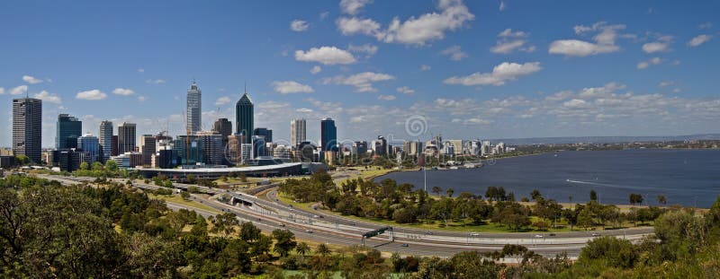 Panorama Del Horizonte De Perth Imagen de archivo - Imagen de pereza ...