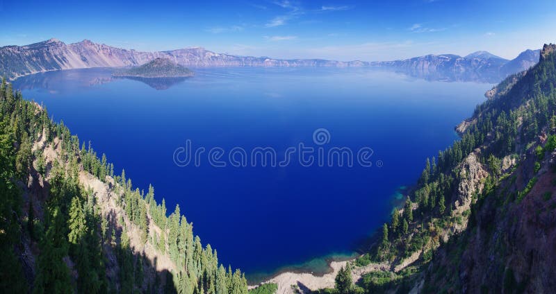 Panorama del lago crater imagen de archivo. Imagen de agua - 26834053