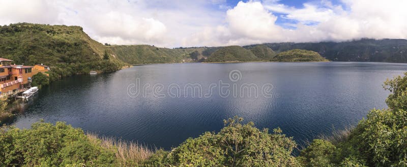 Panorama Del Lago Cuicocha Cerca De Cotacachi Imagen de archivo ...