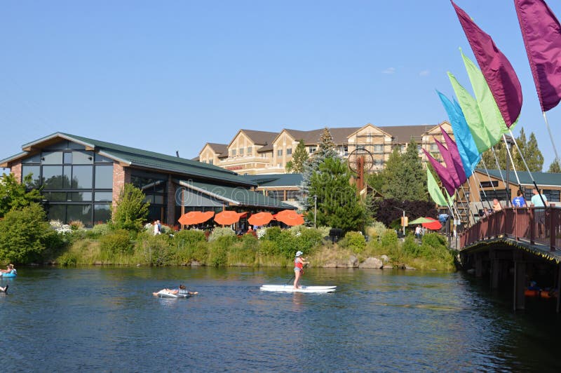 Panorama at the Deschutes River in the Town Bend, Oregon Editorial ...